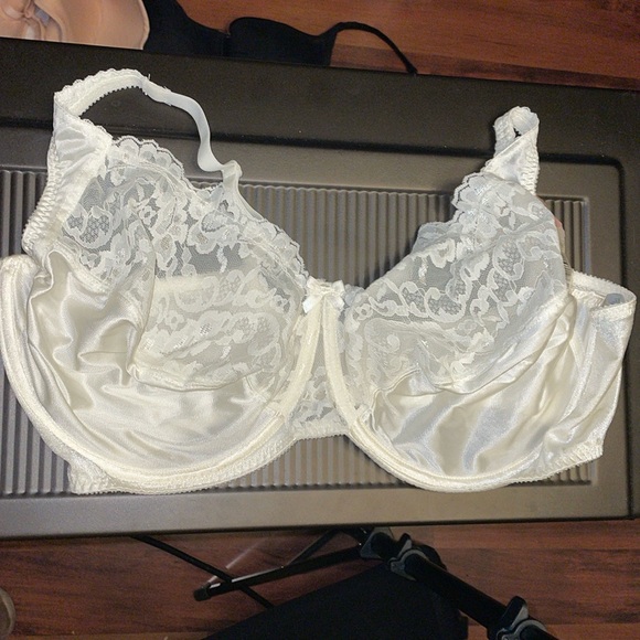 vassarette | Intimates & Sleepwear | Vasserette Pearl White Satin ...